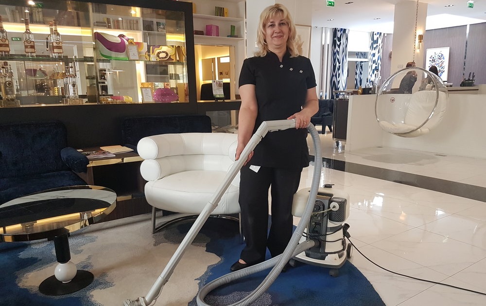 Night Cleaner (m/w/d), Teilzeit im Stundenlohn oder Vollzeit - Hotel ...